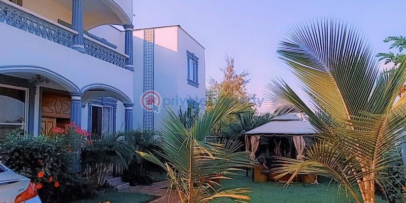 6 bedroom Mini Flat For Sale Bamburi Utange Area near Braeburn ...