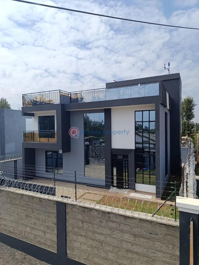 4 bedroom House For Sale A Few Meters From The Tarmac Road mugutha ...