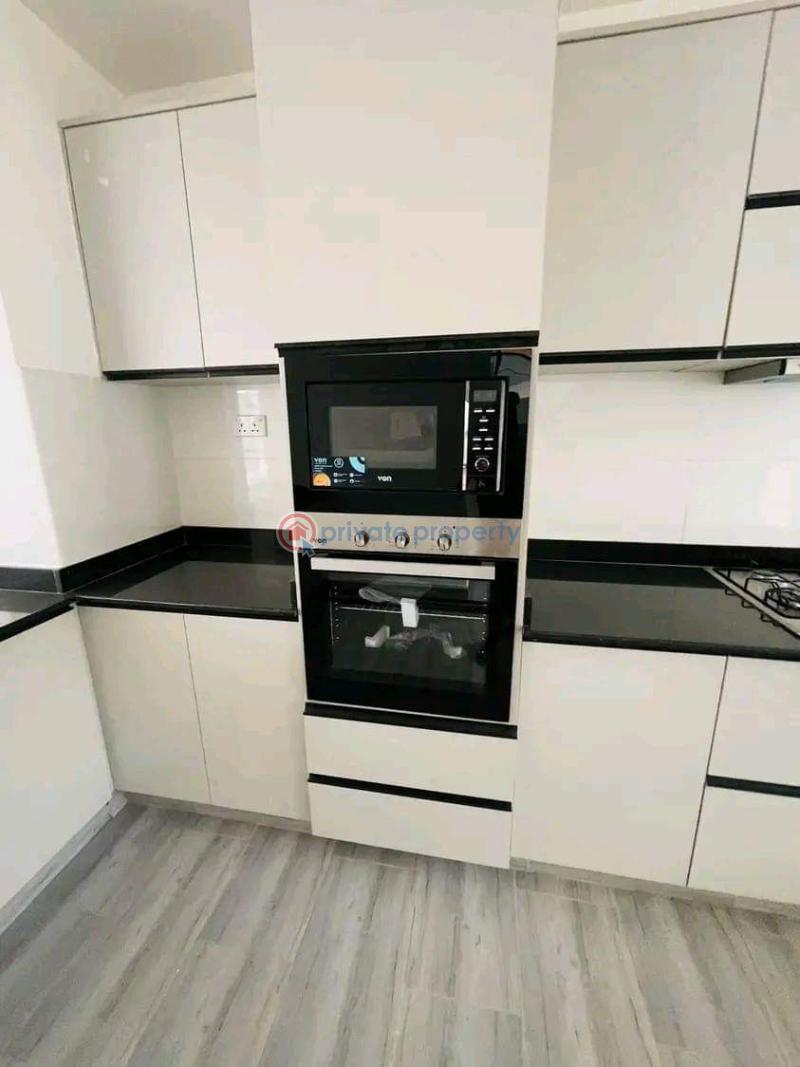 4 bedroom House For Sale A Few Meters From The Tarmac Road kamakis ...