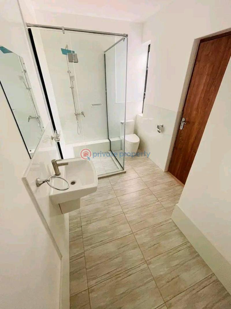 4 bedroom House For Sale A Few Meters From The Tarmac Road kamakis ...